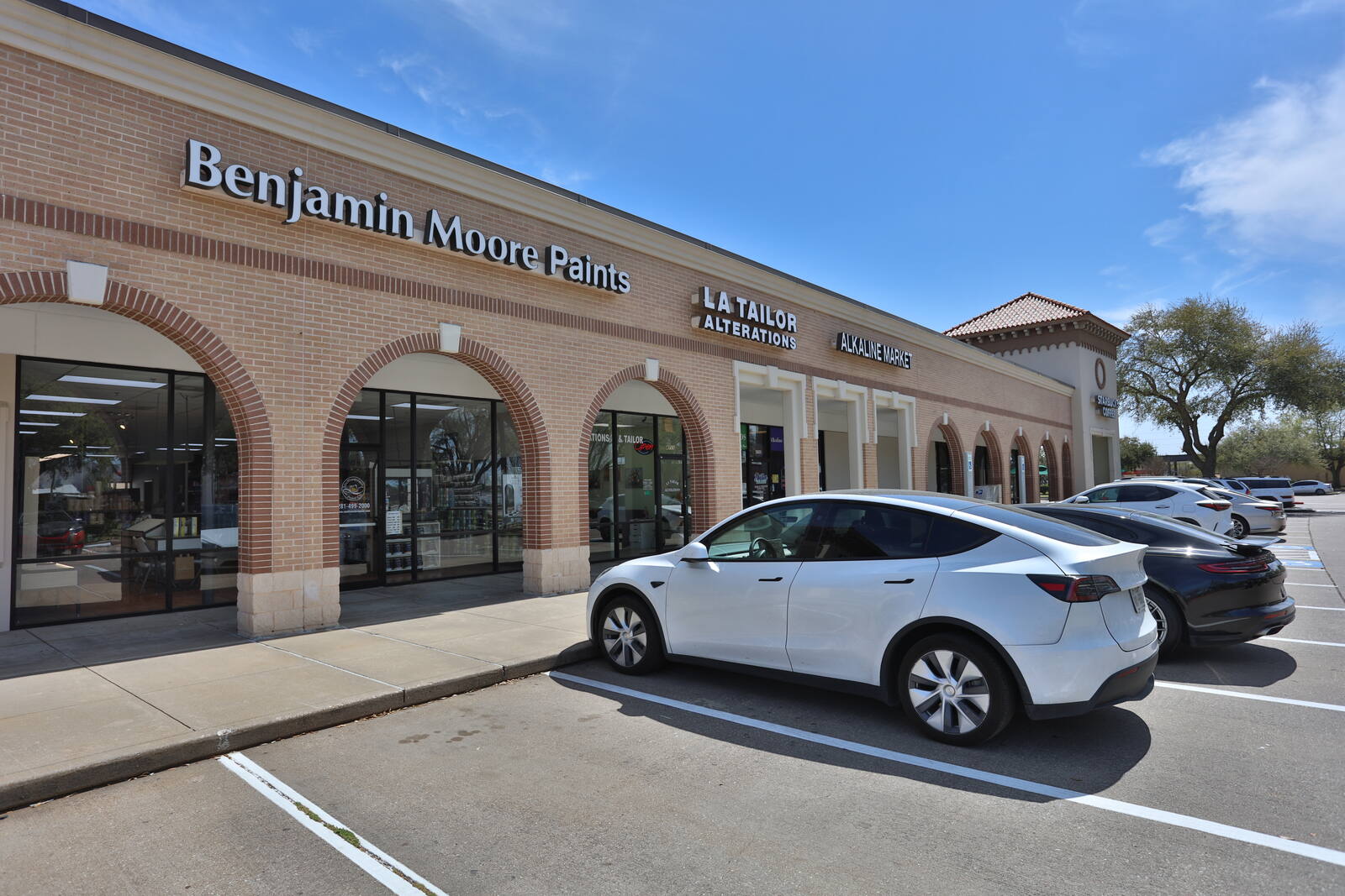 COLONY PLAZA - Perform Properties